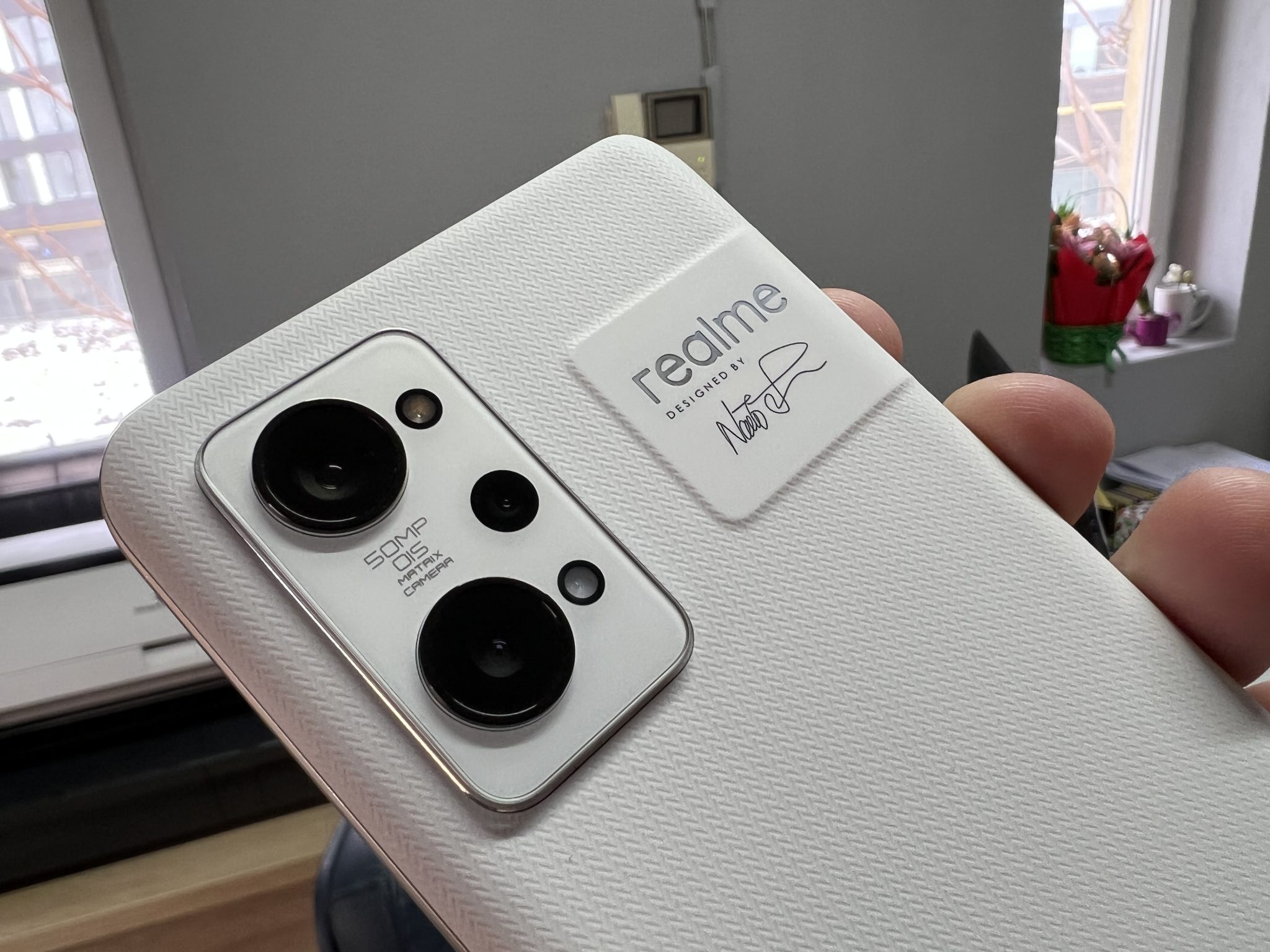 Cel mai mic pret pentru un flagship – realme GT2 Pro 12GB RAM si 256GB ...
