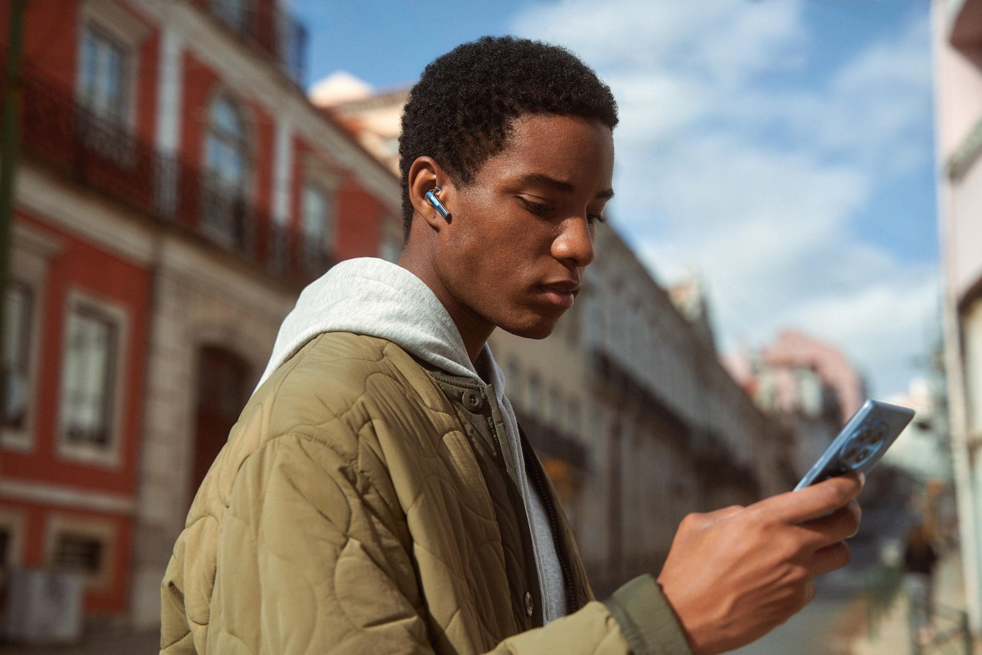 OnePlus a lansat azi trei produse noi: OnePlus 12, OnePlus 12R și ...