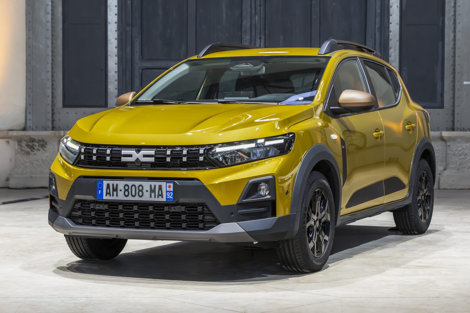 Ce mașini au cumpărat românii în 2025? Top branduri auto, motorizări și ...